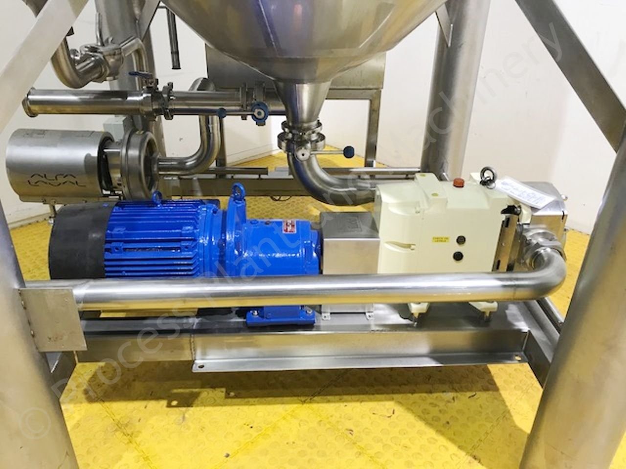 Used 1,200 Ltr Limitech Tank with Top-Mounted Full-Sweep Scraped ...