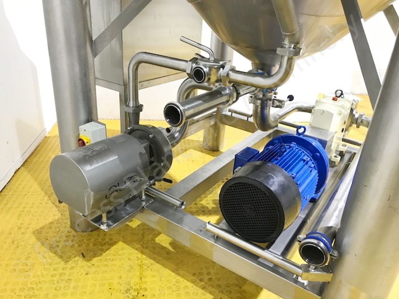 Used 1,200 Ltr Limitech Tank with Top-Mounted Full-Sweep Scraped ...