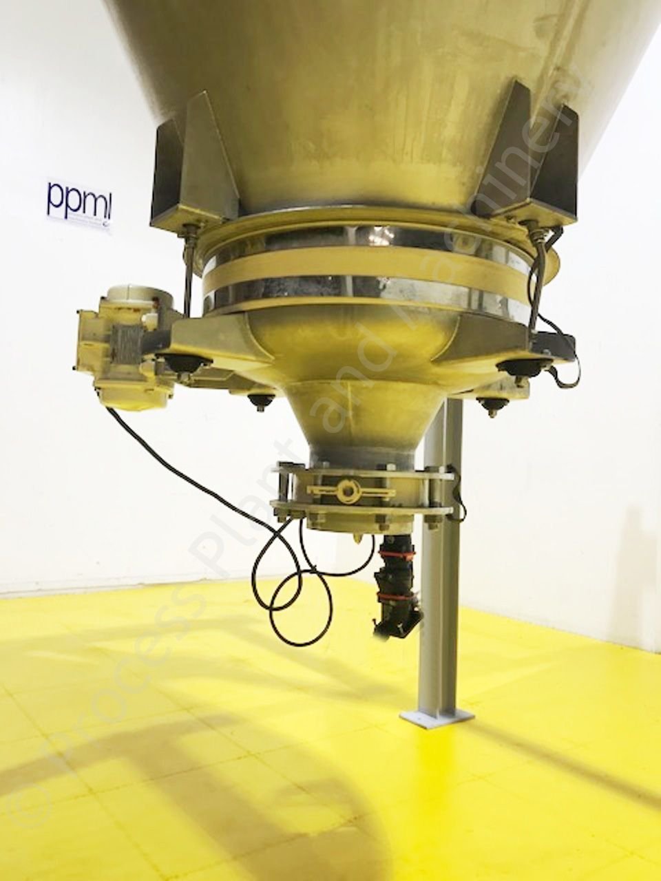 Used 1,500 Ltr Stainless Steel Vertical Powder Hopper Mounted on Load ...