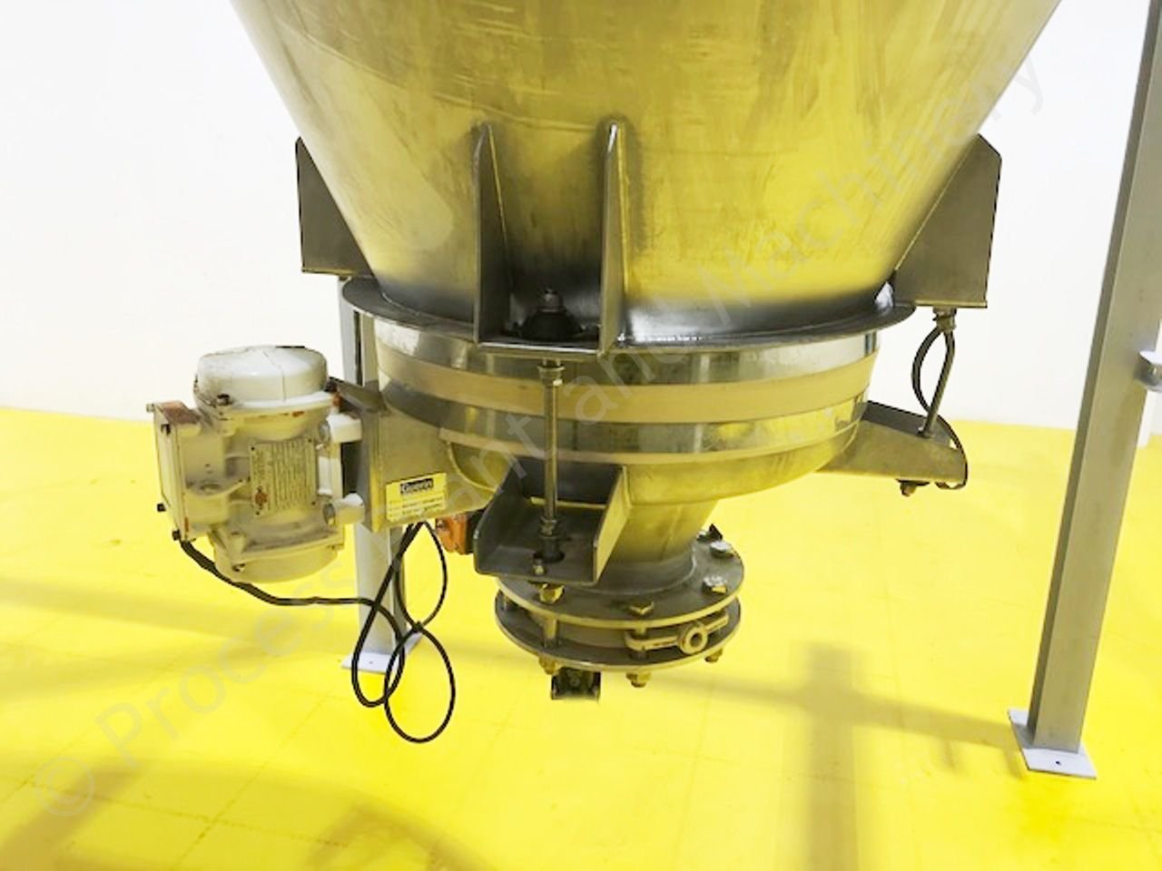 Used 1,500 Ltr Stainless Steel Vertical Powder Hopper Mounted on Load ...