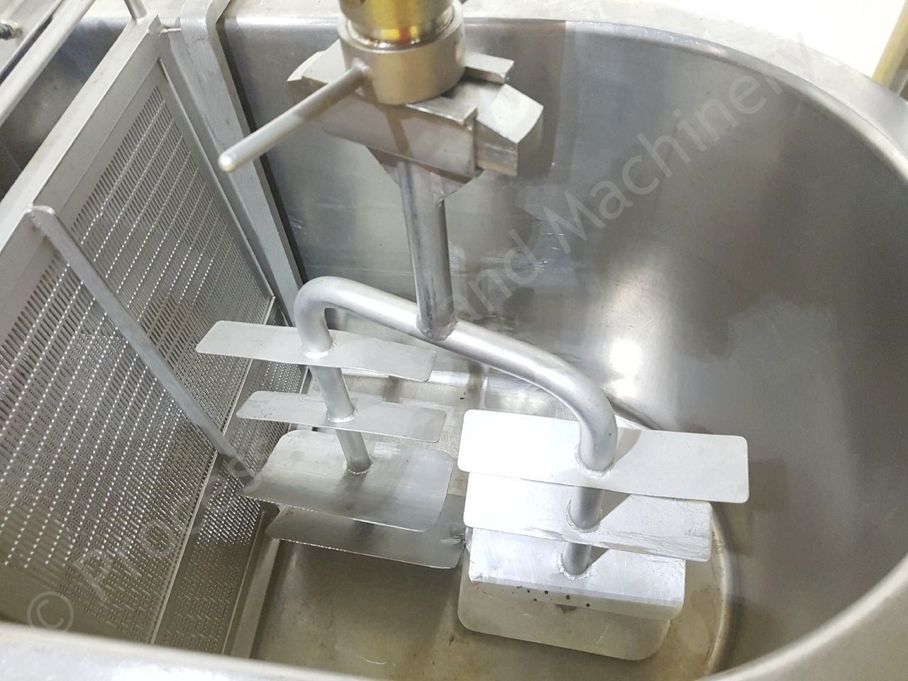 Used 500 Ltr Stainless Steel Jacketed Cheese Vat with Integrated Press ...