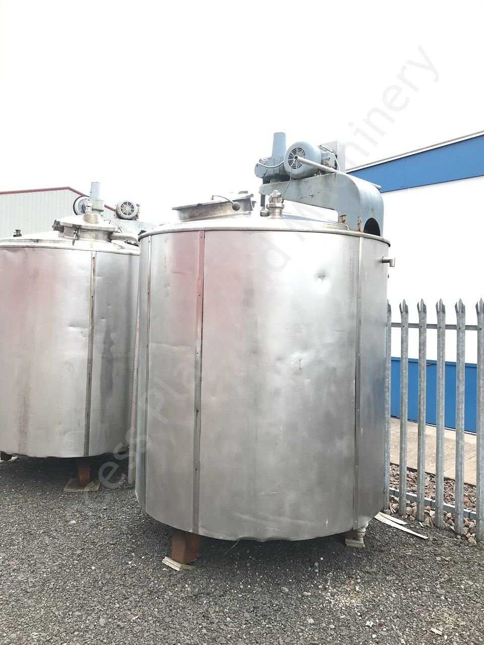 Used 2,500 Ltr Stainless Steel Insulated Tank with Top-Mounted Multi ...